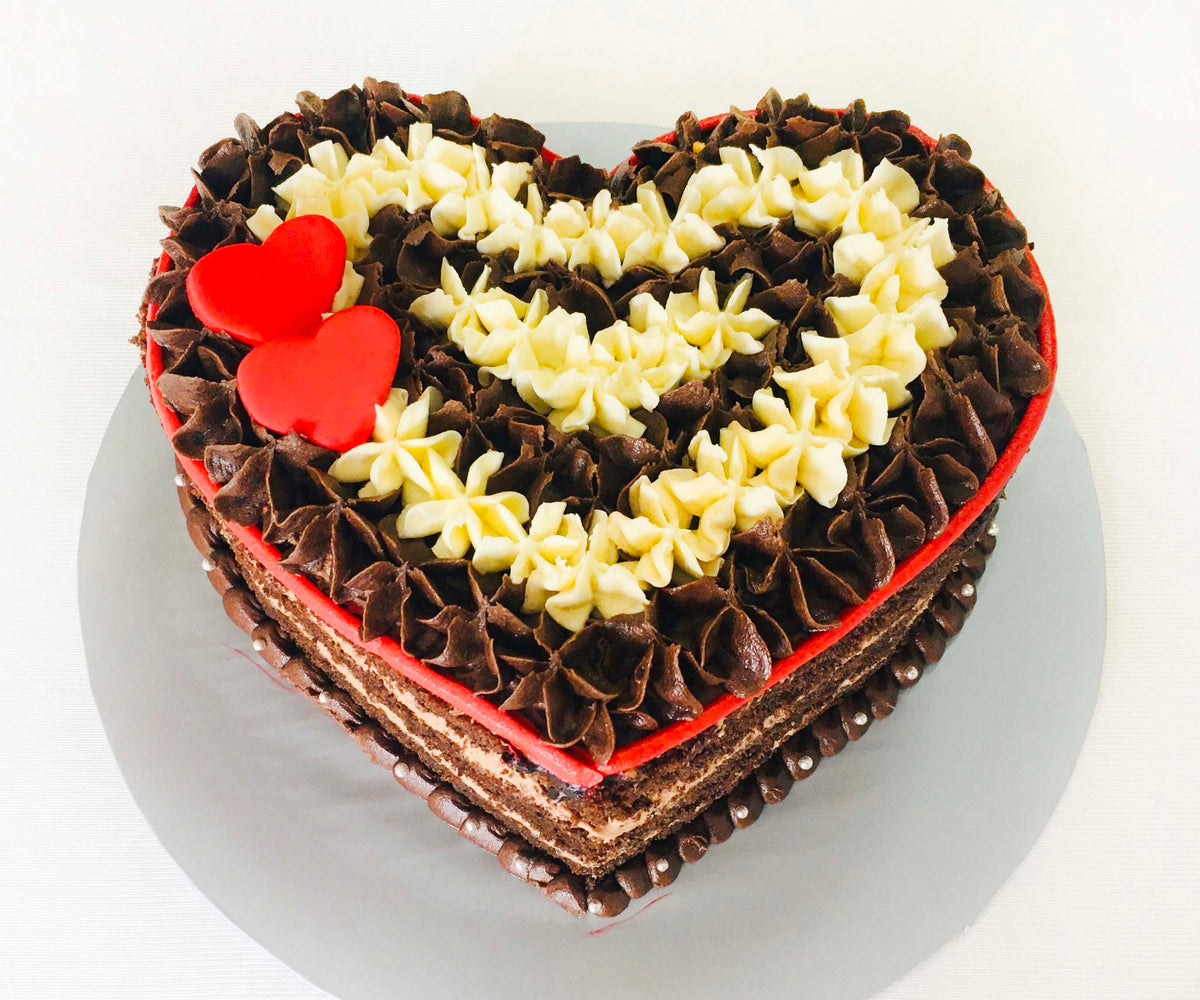 Chocolate heart shape cake (design 6) – Divine