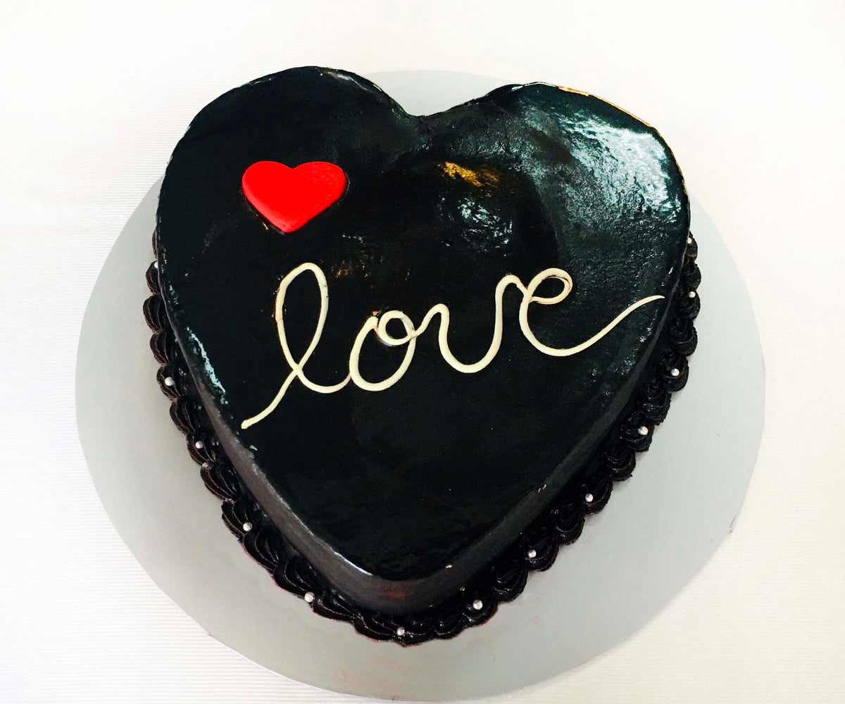 Chocolate valentine's day cake (Design 8) – Divine